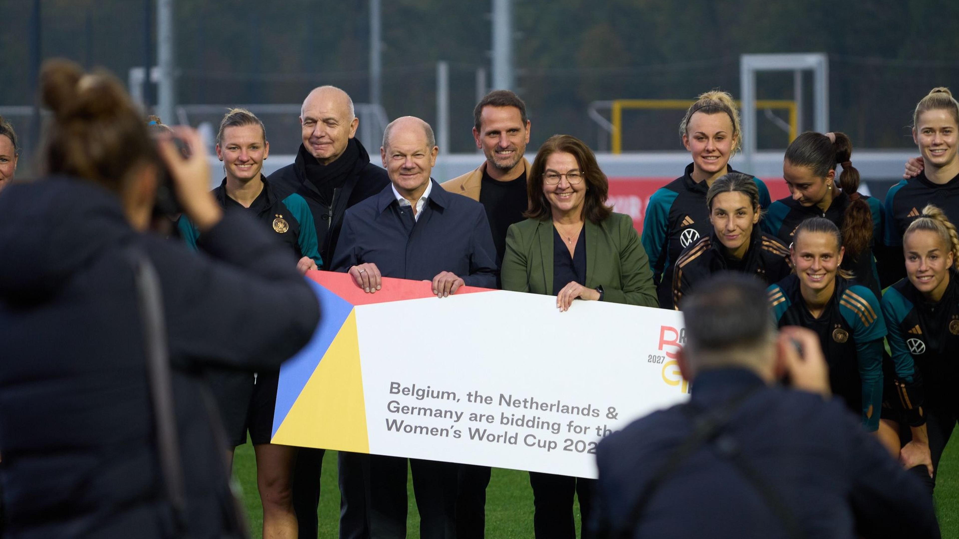 Dfb Nun Offiziell Bewerber Um Fußball Wm Der Frauen 2027 Aachener Zeitung